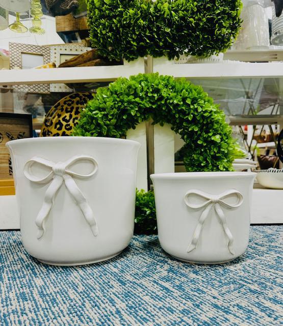 BOW PLANTERS – Home and Garden Classics